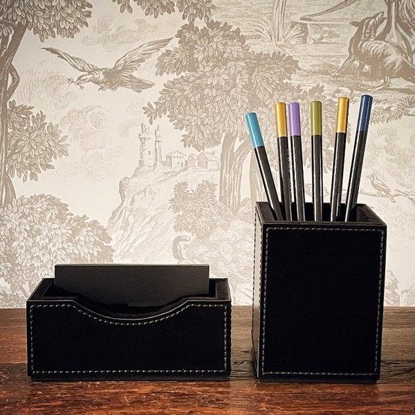 Porta Lápis Quadrado em Couro Montana Preto