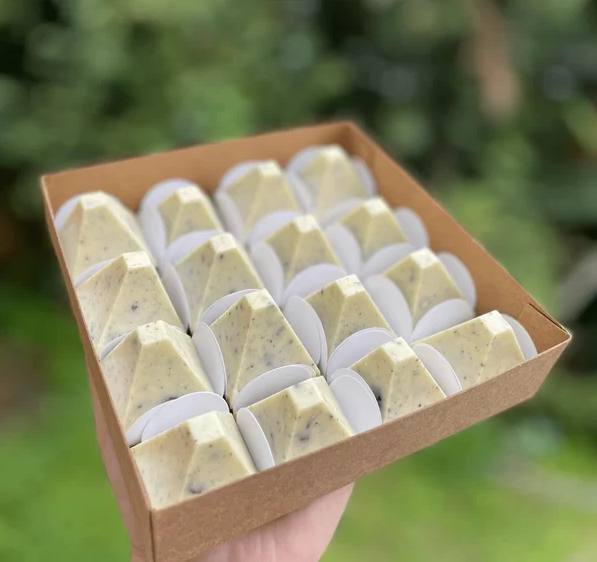 Forma Especial Trufa Piramide Bwb