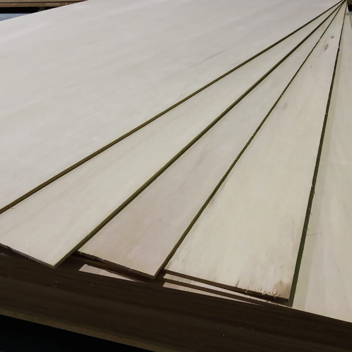 Compensado Virola Naval 1,60x2,50m Compewit