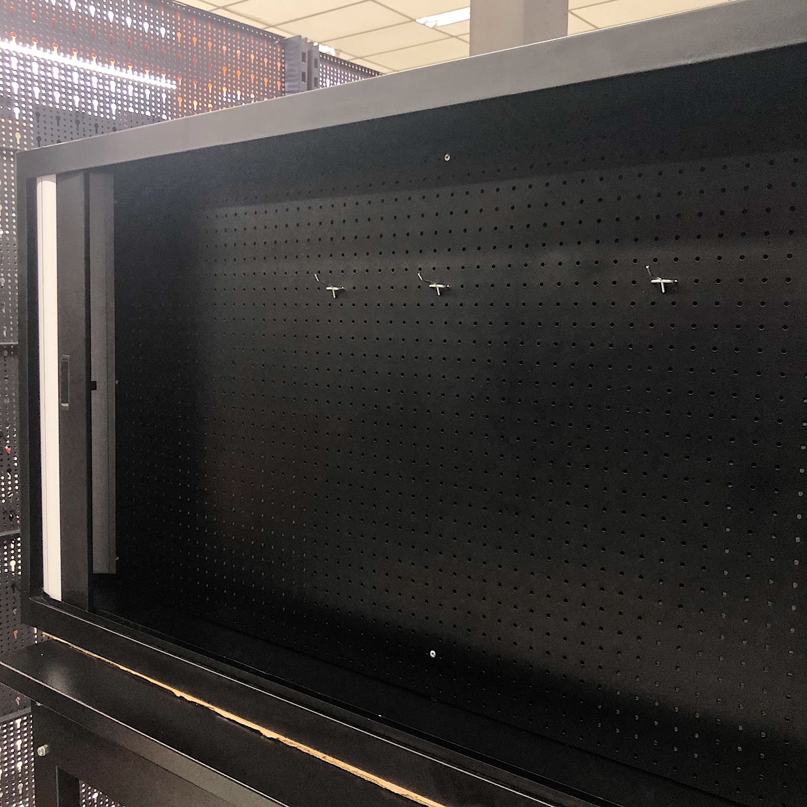 Armário de Parede Painel de Aço e Persiana em PVC CMB 216