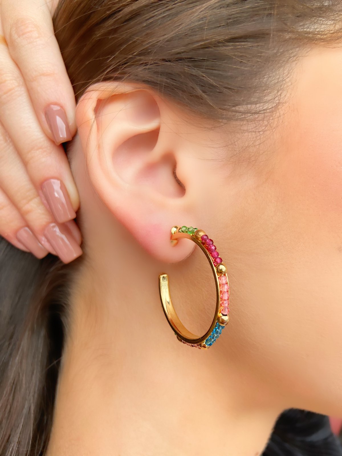 Brinco Argola Pedra Natural Colorida Em Banho de Ouro 18k