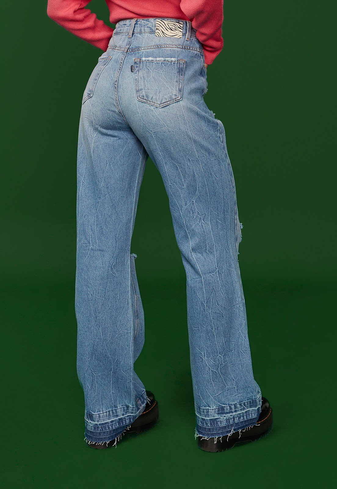 Calça Jeans Feminina Wide Leg Alta com Rasgo no Joelho - DZ20362