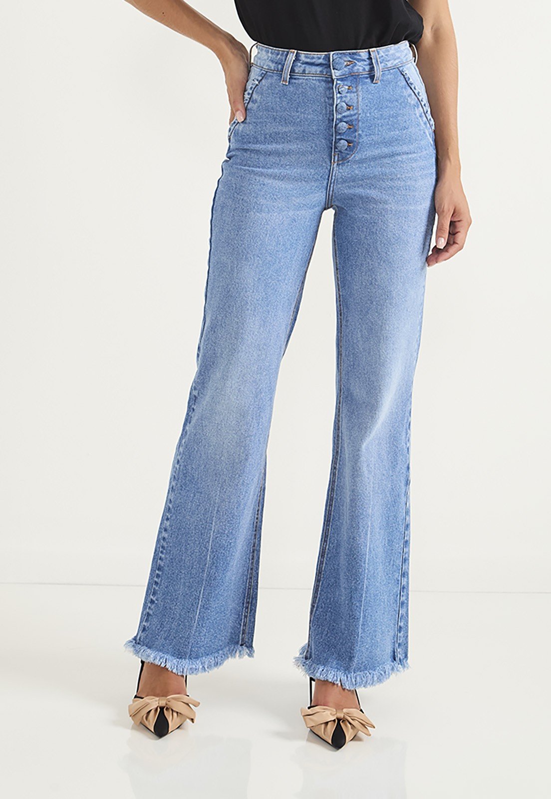 Calça Jeans Feminina Wide Leg Fit com Bolso Faca - DZ20698