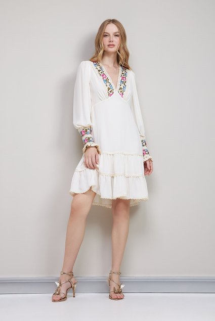 VESTIDO CURTO GREGA BORDADA THAMARA CAPELÃO PEROLA