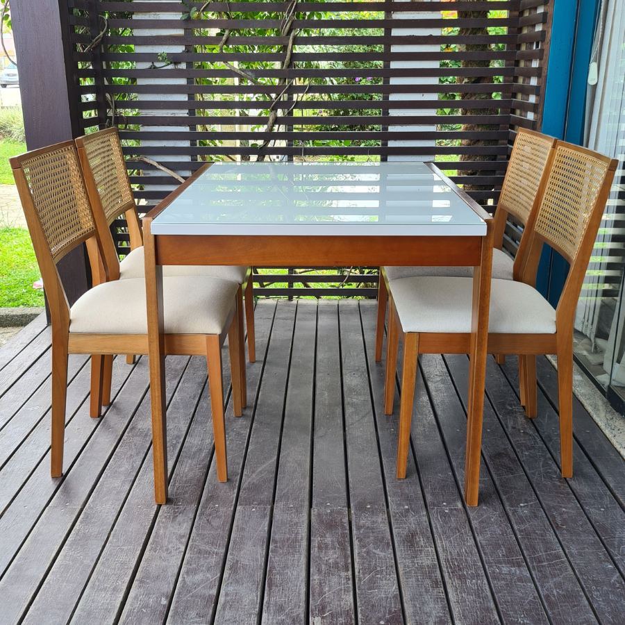 Mesa Extensível Elástica Suíça