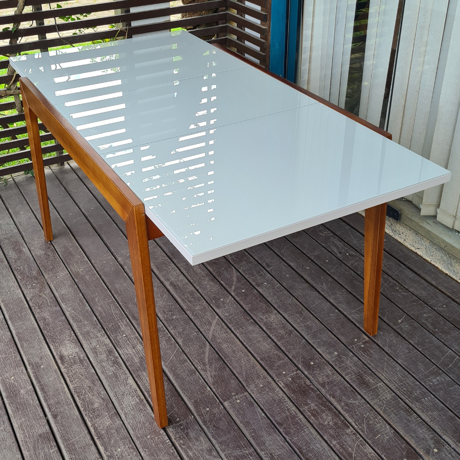 Mesa Extensível Elástica Suíça