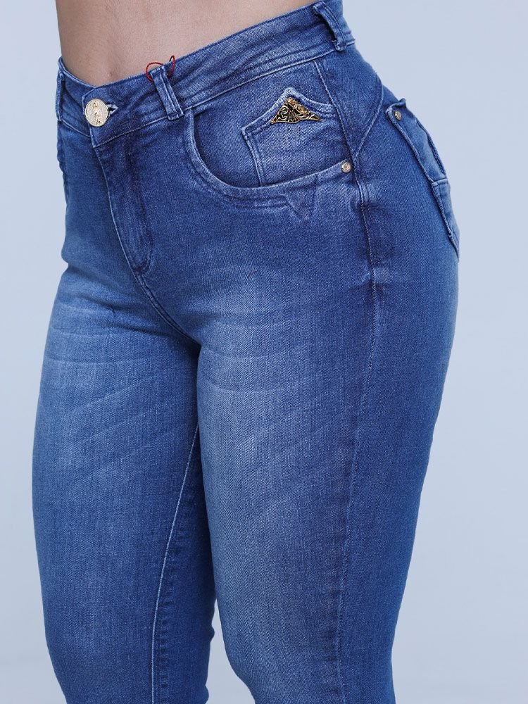 Calça Jeans Cropped + Fenda com Pedra na Barra Azul