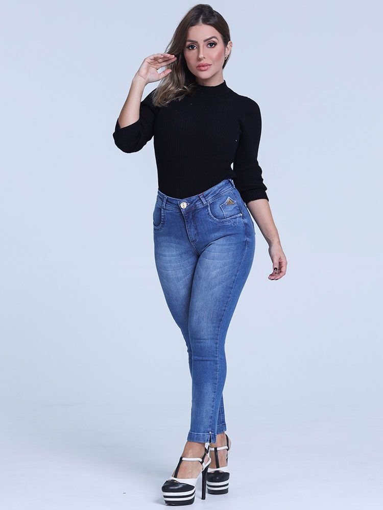 Calça Jeans Cropped + Fenda com Pedra na Barra Azul