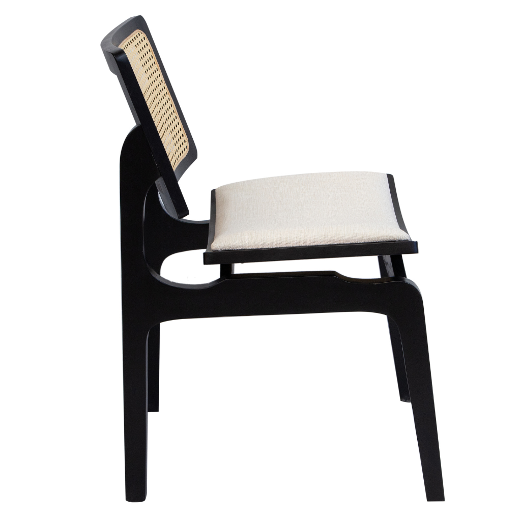 Cadeira Moderna de Telinha Estofada Milão Preto - Gamma Móveis