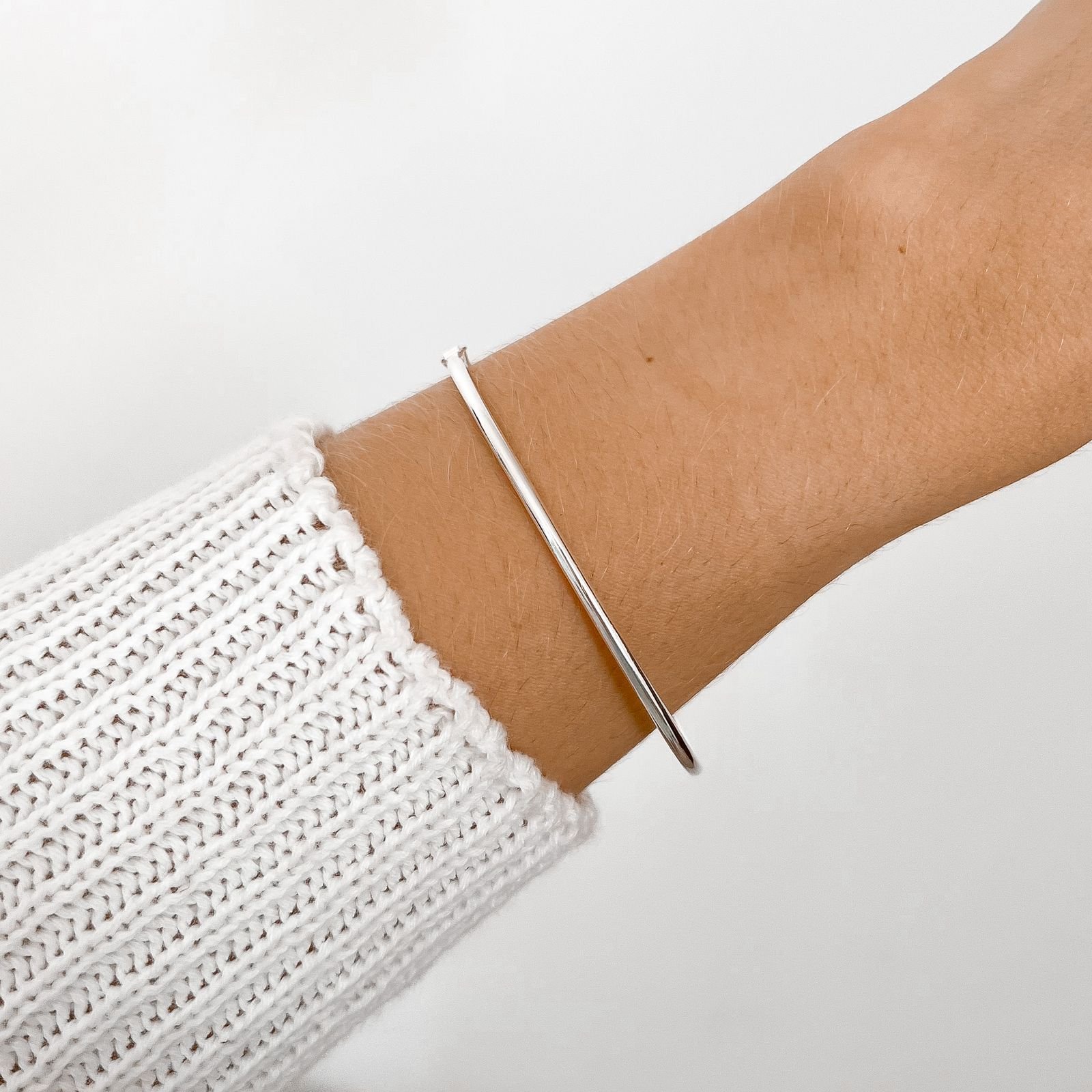 Bracelete Rígido Fio Redondo em Prata 925