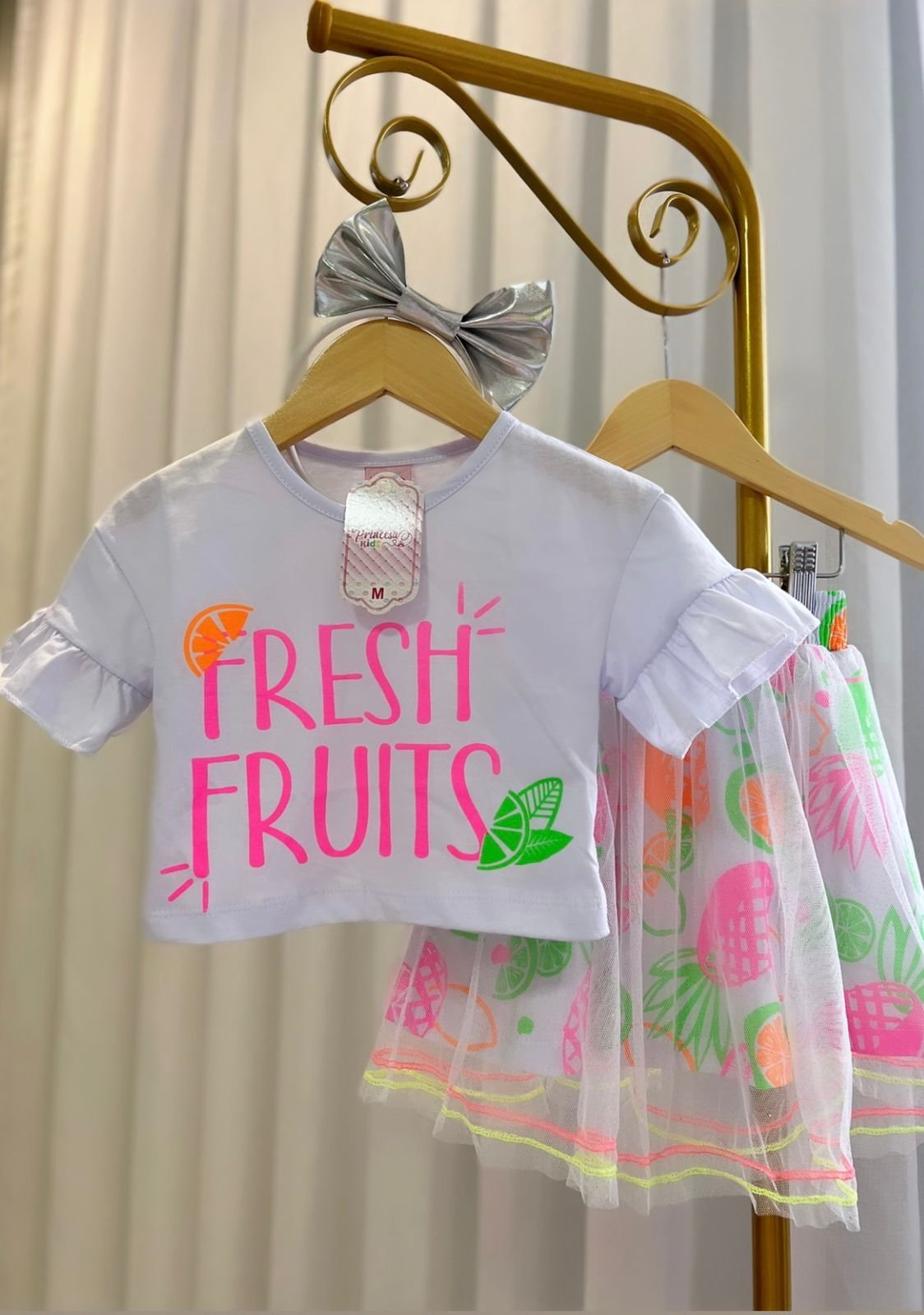 Conjunto Infantil Cropped e Saia de Tule Fresh Fruits Conjunto Infantil Cropped e Saia de Tule Fresh Fruits