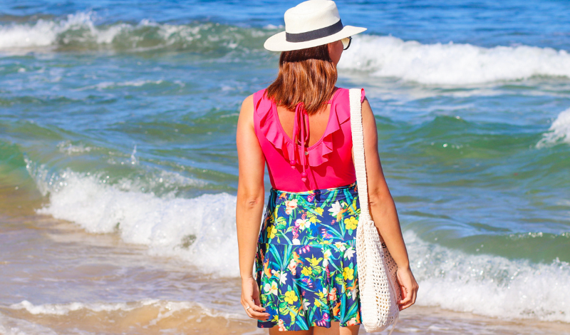 Moda Praia Modesta: Estilo e Elegância Sob o Sol - LEKAZIS