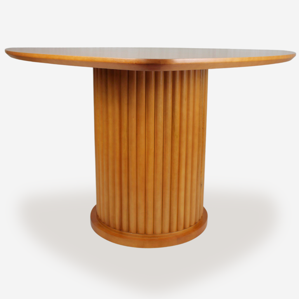 Mesa de Jantar Triangular Doha Base Ripada 145 cm Cor Mel