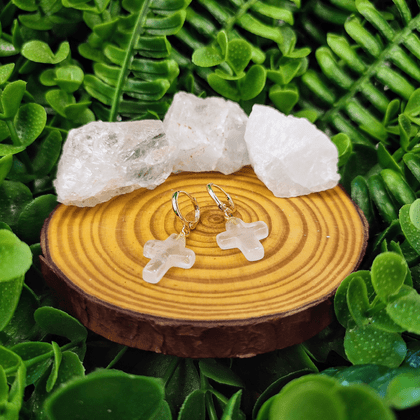 Brinco Cruz de Quartzo Rosa - Folheado a Ouro