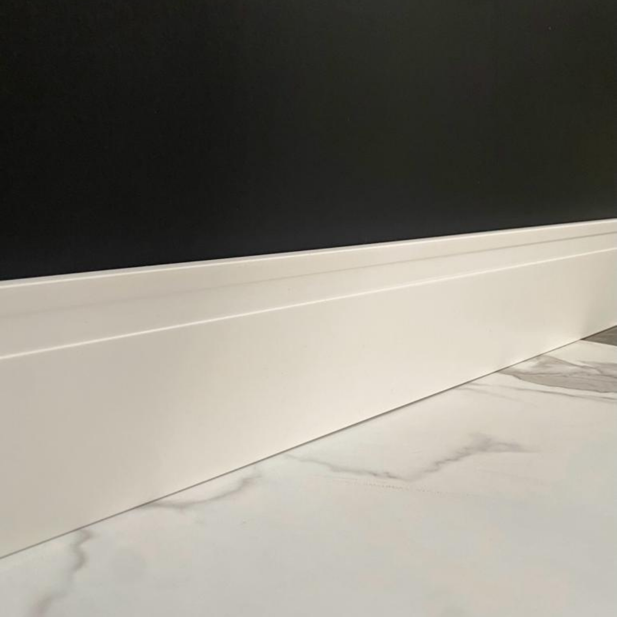 Kit Rodape 07cm Frisado Slim Branco 09pç (18mt) Rodapeshop