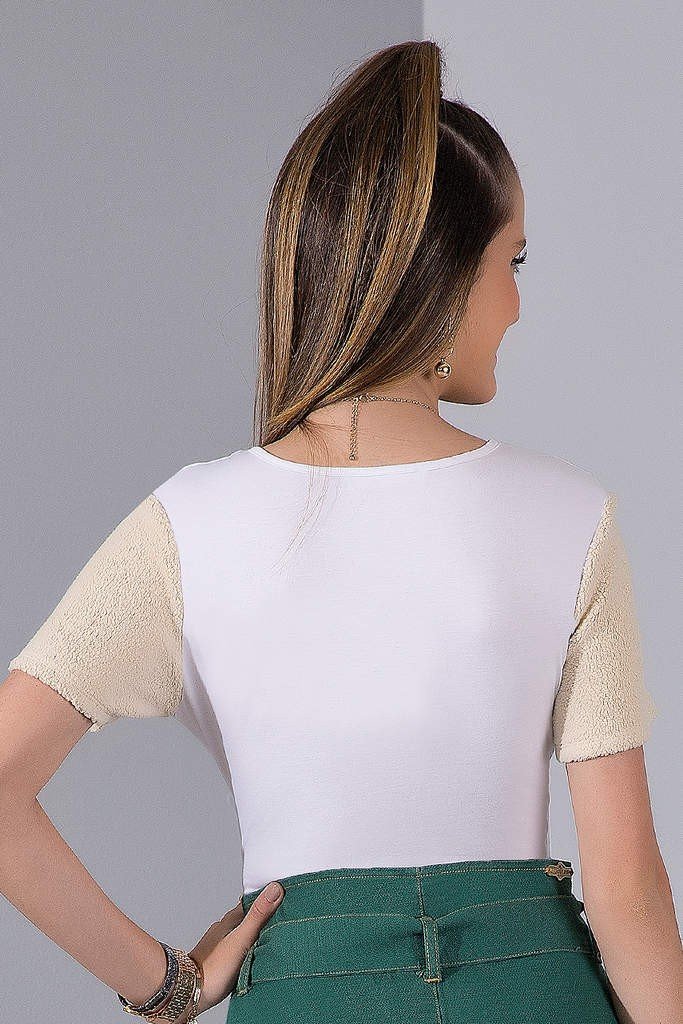 T-shirt Off White Mangas Pelo de Carneiro Império Z