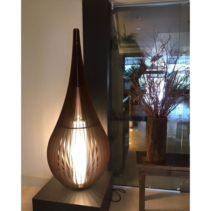 LUMINÁRIA DE CHÃO PISO RIPADA 170XØ70CM MADEIRA - FOX LUSTRES 5411