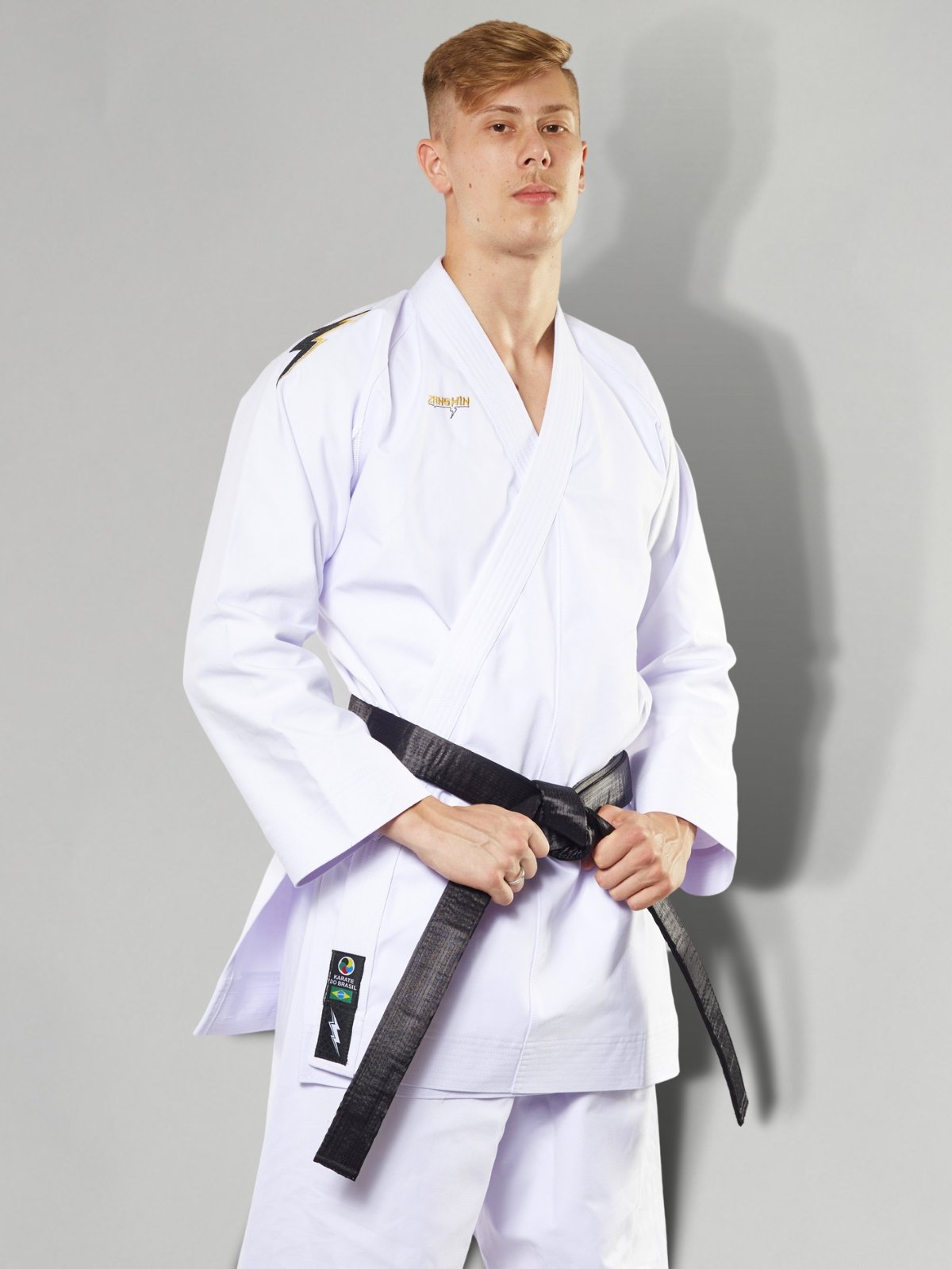 Kit Dois Kimonos Adulto Zanshin Gold Line Kata e Kumite com CBK